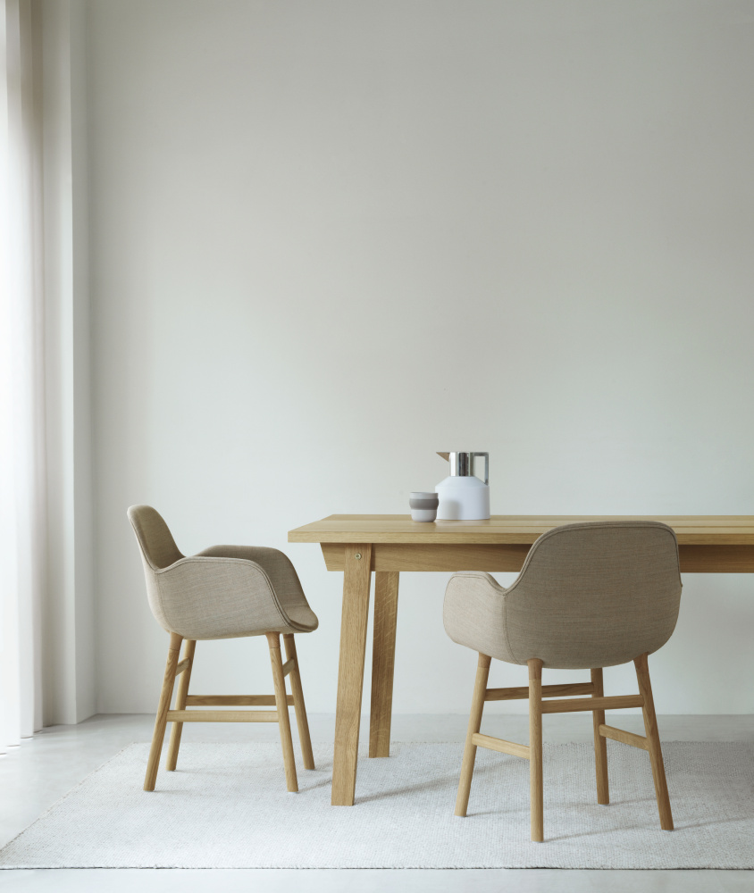 Normann Copenhagen Form Armchair oak Warm Grey, Grå Eik stol fra ...