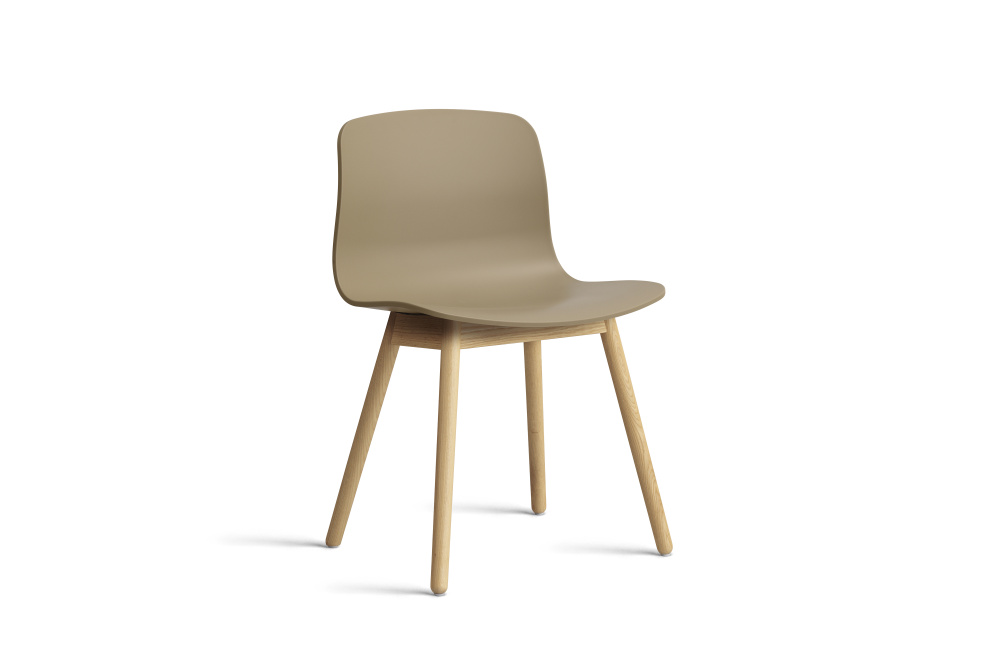 About a Chair 12, white soap oak bestselger AAC12 HAY - Interiør24 ...